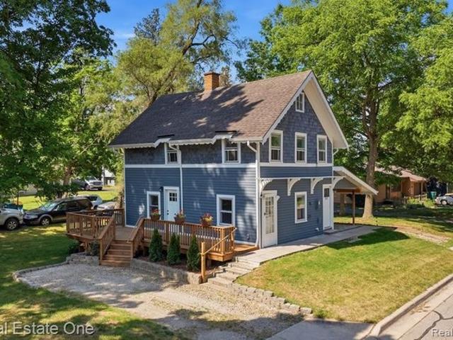 519 Franklin St, Brighton, MI 48116