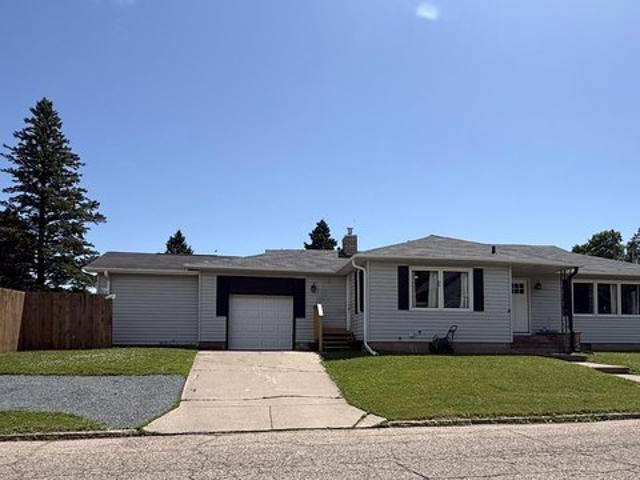 519 Houghteling St, Iron Mountain, MI 49801