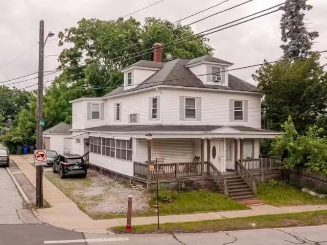 519 Hanover Street, Manchester, NH 03104 646331457