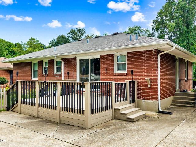 519 Leyton Ave