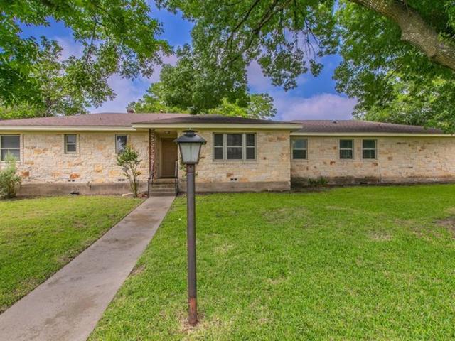 519 S 1st St, Hewitt, TX 76643