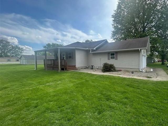 519 S Madison St, Ramsey, IL 62080