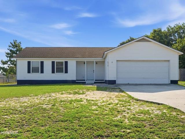 519 Sand Ridge Rd, Hubert, NC 28539