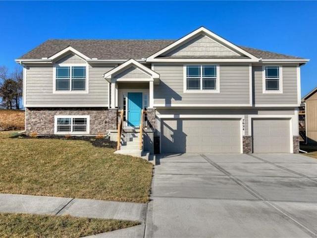 519 Skyview Ln, Liberty, MO 64068