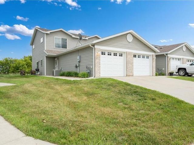 519 Pointe Ct SW, Rochester, MN 55902