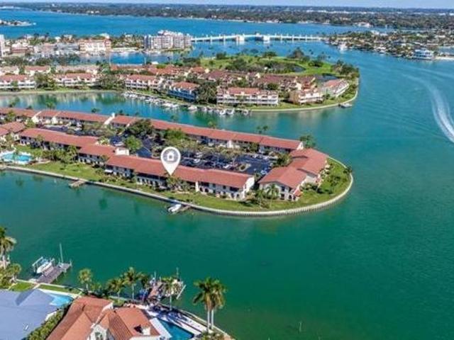 519 Plaza Seville Ct #37, Treasure Island, FL 33706