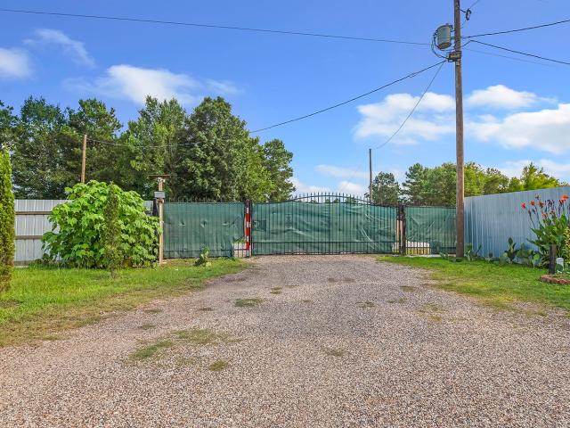 519 Road 7000 Cleveland, TX 77327 | MLS #81042 | Compass