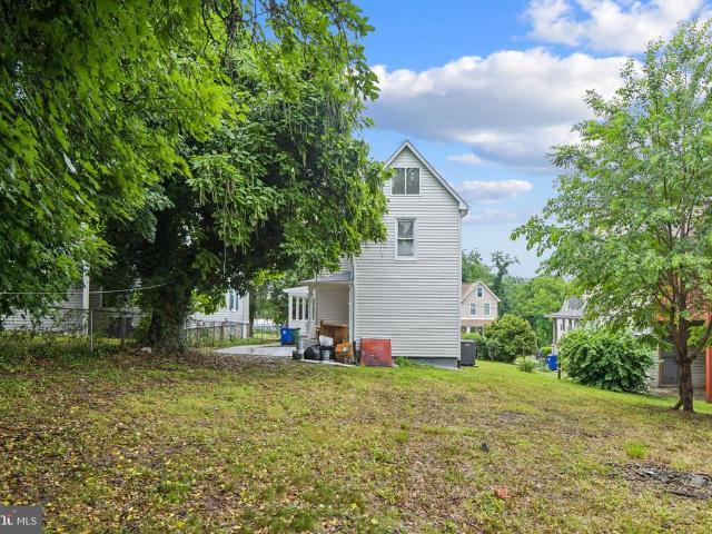 519 Rossiter Avenue
