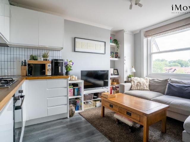 51 53 Anerley Road, London SE19 2 bed flat to rent £1,800 pcm £415 pw