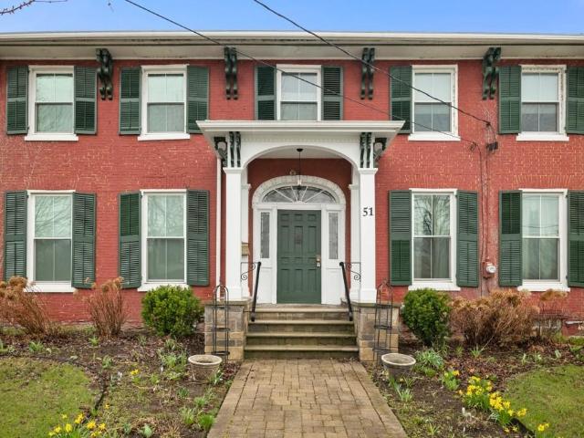 51 55 E MAIN Street