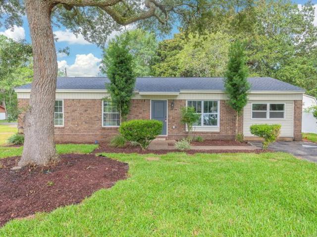 51 6th St, Shalimar, FL 32579