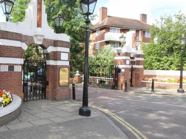 51 74 Sheen Court Road, London, TW10 5DF, United Kingdom | 3 bed apartment for rent #140397586 | Rentberry