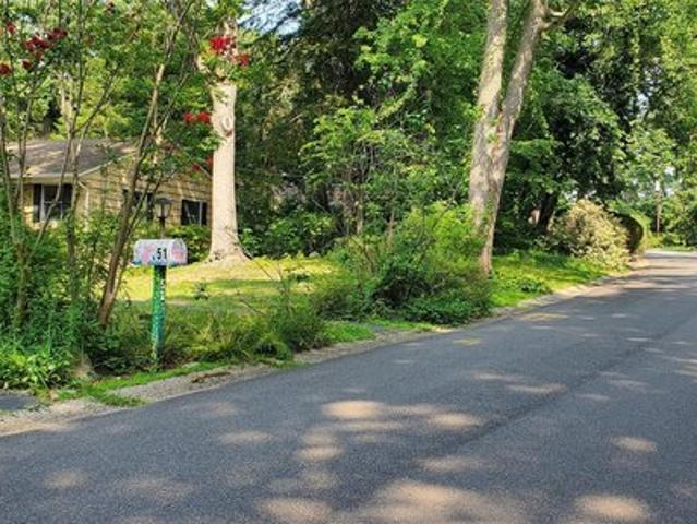 51 The Hemlocks Roslyn Ests, Roslyn, NY 11576