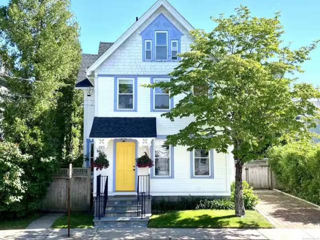 51 TRUMBULL AVE, STONINGTON, CT 06378 Single Family Residence.