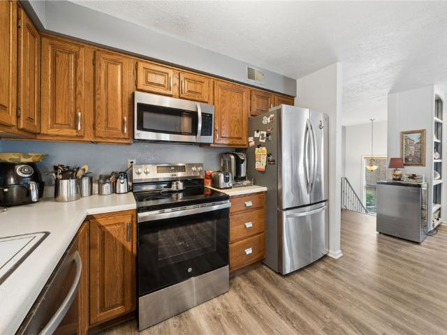 51 unity square drive