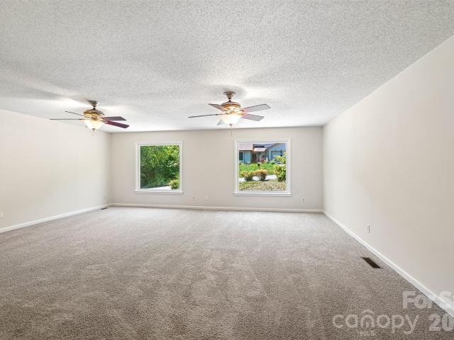 51 Wake Robin Way