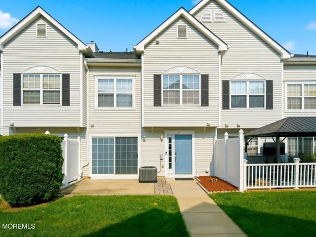 51 Winged Foot Ct, Howell, NJ 07731