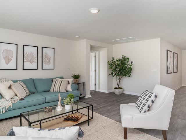 51 Ashworth Dr
