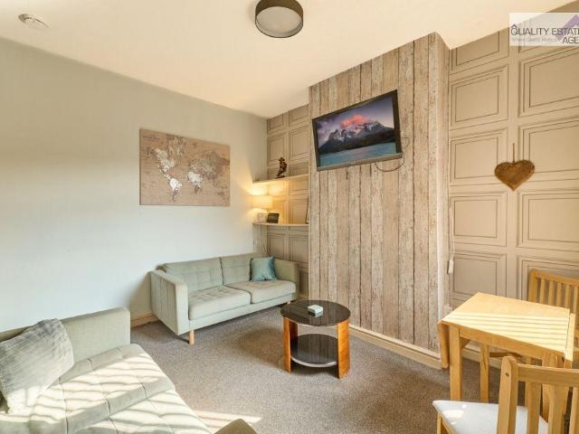 51 Ashfields New Road, Newcastle. 4 bed terraced house to rent £1,570 pcm £362 pw