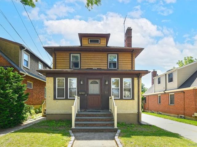 51 Bellmore St, Floral Park, NY 11001