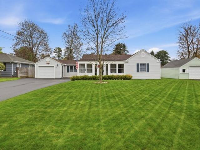 51 Briarcliff St, Springfield, MA 01128
