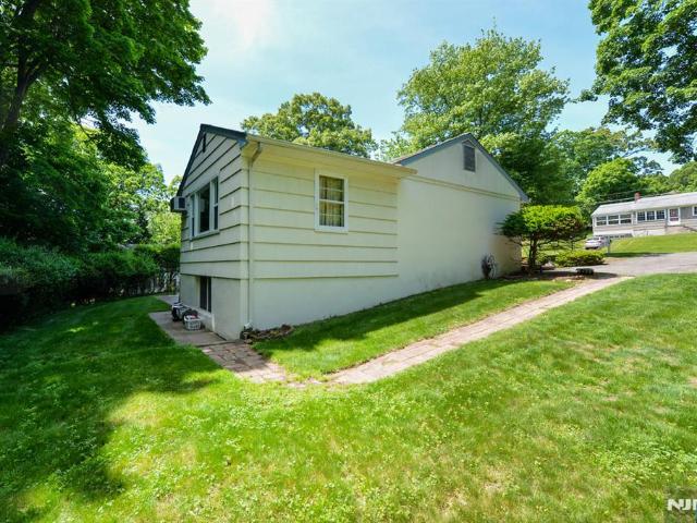 51 Charwalt Drive