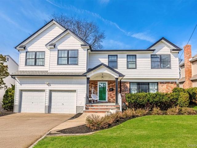 51 Convent Rd, Syosset, NY 11791