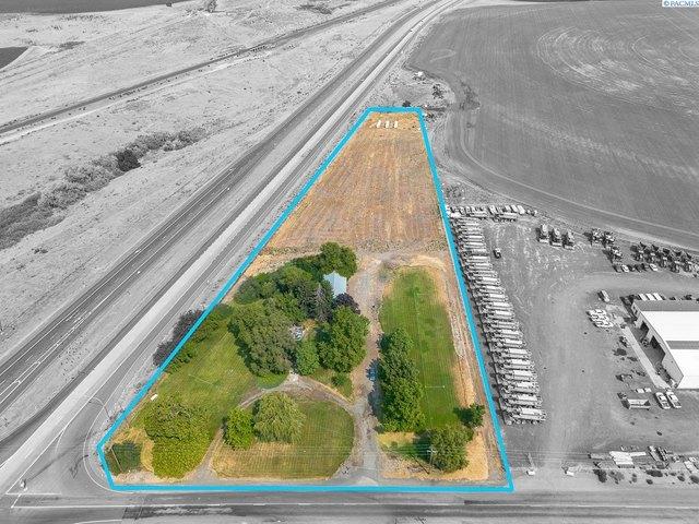51 Crestloch Rd, Pasco, WA 99301