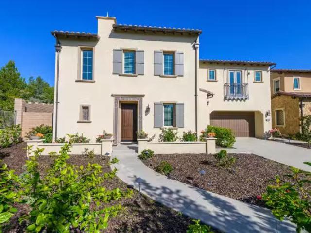 51 Diamond Flts, Irvine, CA 92602
