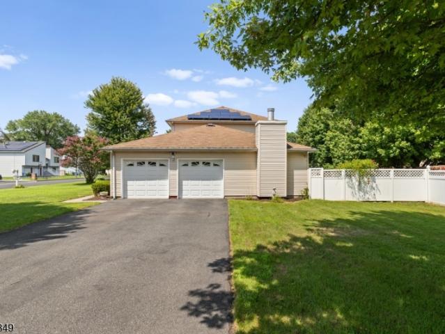 51 Diana Dr