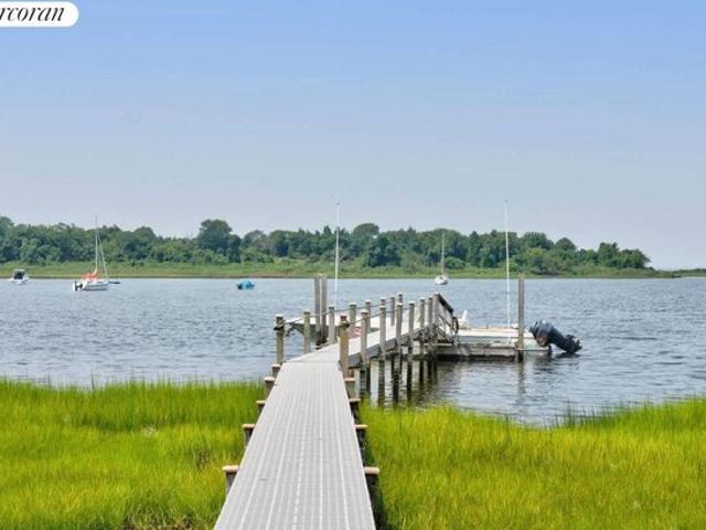 51 Dumar Dr, Sag Harbor, NY 11963