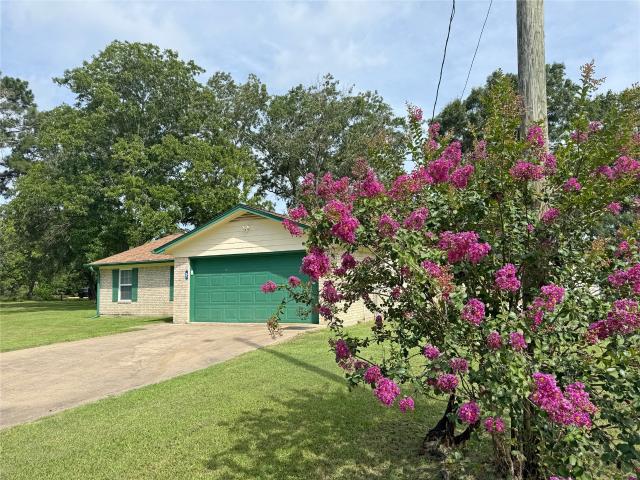 51 E Oakridge Drive