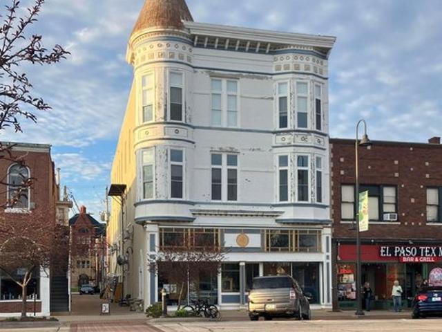 51 E Broadway Ave Apt 201, Fairfield, IA 52556