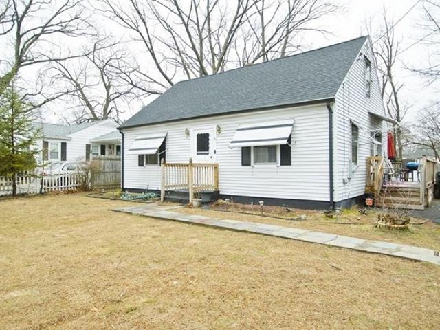 51 E Canton Cir, Springfield, MA 01104