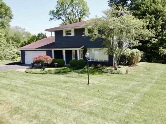 51 Edgewood Dr, Granville, OH 43023
