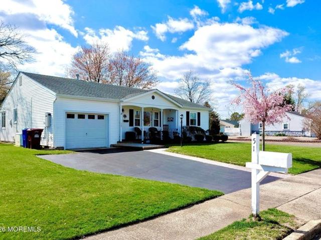 51 Eton Rd, Toms River, NJ 08757