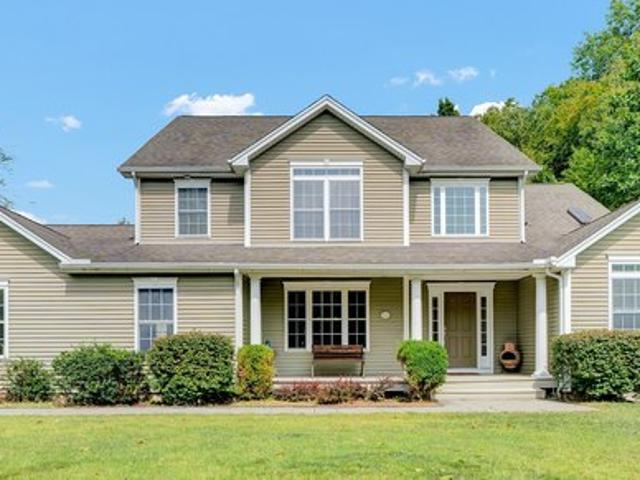 51 Fir Grove Rd, Manchester, CT 06040