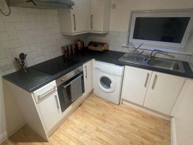 51 Geoffrey Street Apartment 1, 1 bedroom, Apartment