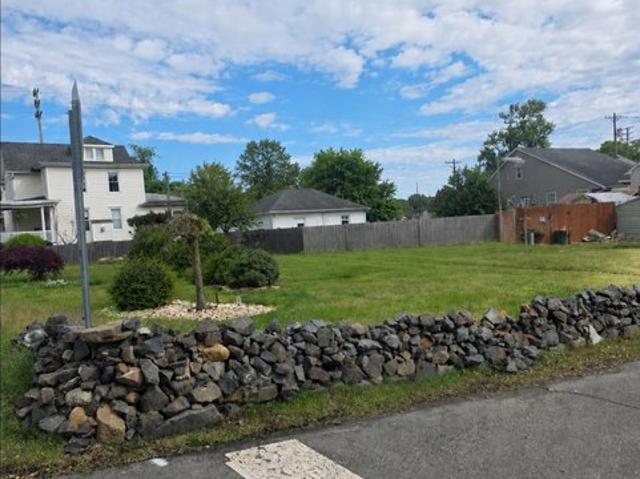 51 Green Grove Ave, Keyport, NJ 07735