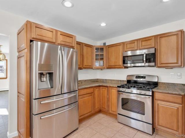 51 Greenwood Ave, Greenwood Lake, NY 10925