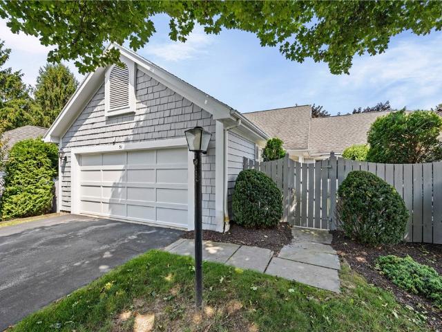51 Greenwood Park