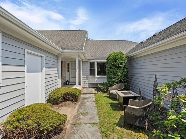 51 Greenwood Park, Pittsford, NY 14534