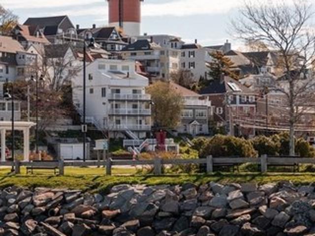 51 Harbor View Ave Apt 3, Winthrop, MA 02152