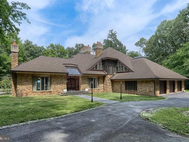 51 Hill Manor Dr, Hershey, PA 17033