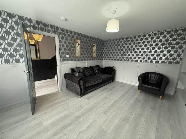 51 Hillhall Park, Lisburn, BT27 5DF