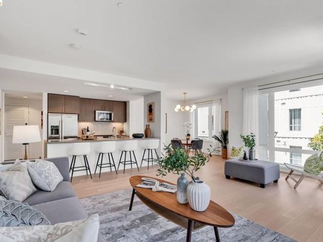 51 Innes Ct Apt 204, San Francisco, CA 94124