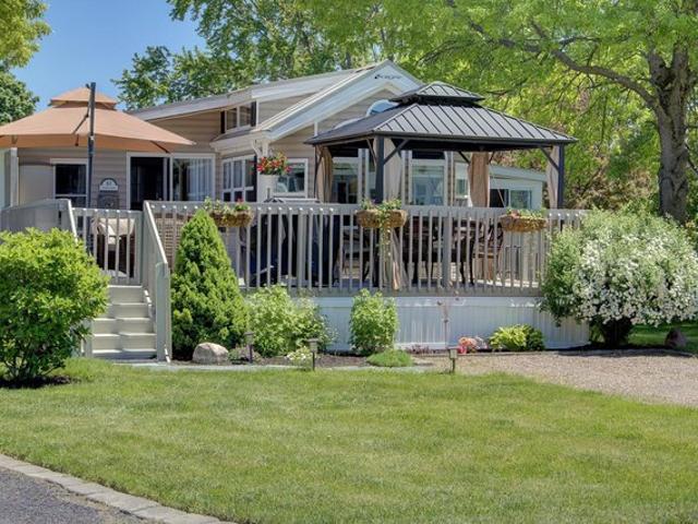 51 Island Cir, South Hero, VT 05486