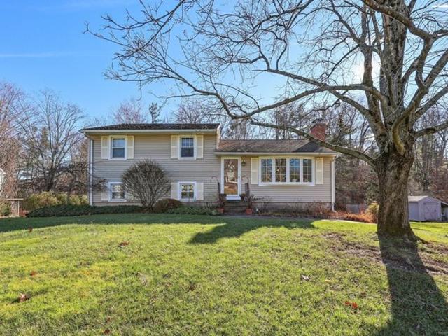 51 Jodi Dr, Wallingford, CT 06492