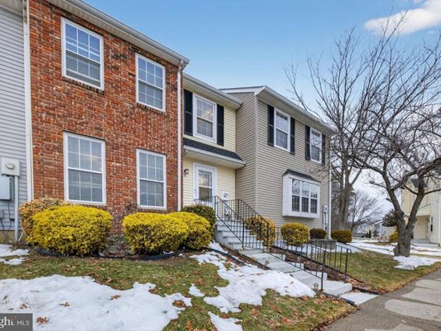 51 Lantern Ln, Sayreville, NJ 08872