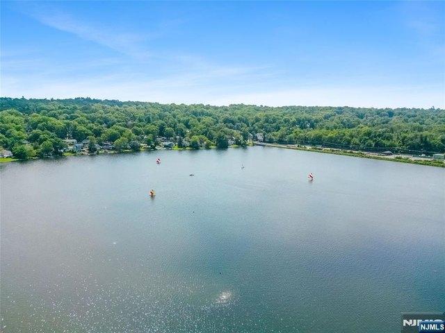 51 Laurel Dr, Wayne, NJ 07470